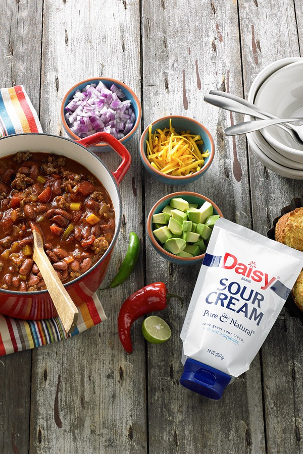Hearty Lean Chili - Daisy Brand - Sour Cream & Cottage Cheese